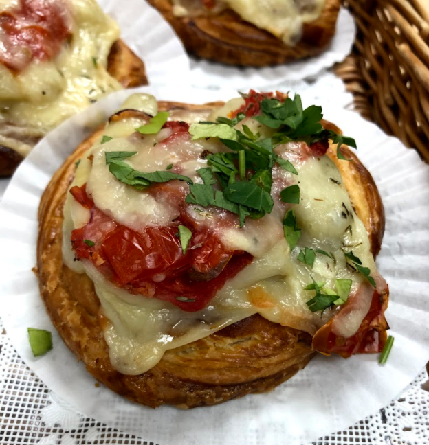 Ham And Gruyere Rose | Uppercrust